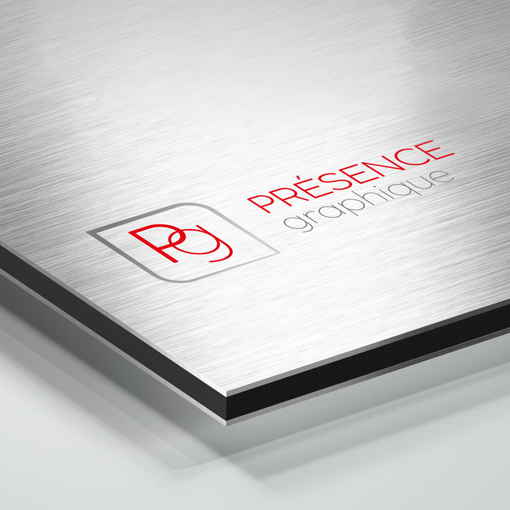 PANNEAU DIBOND – Format personnalisé – Présence Graphique
